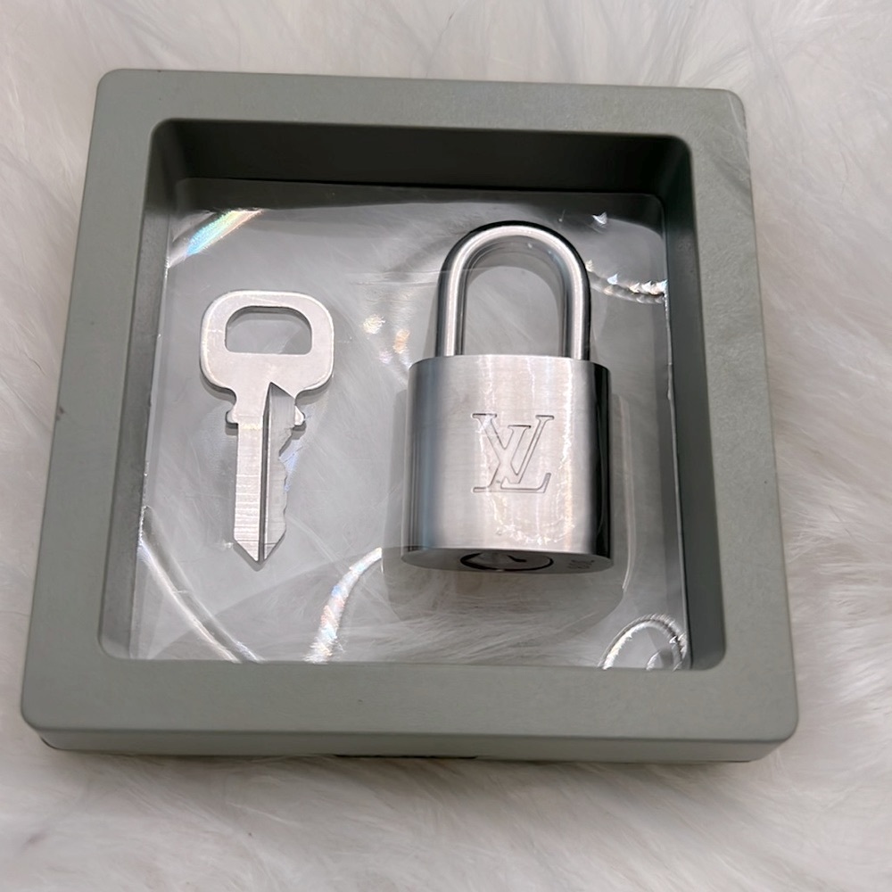 Authentic Rare Louis Vuitton Silver Lock And Key - Gem